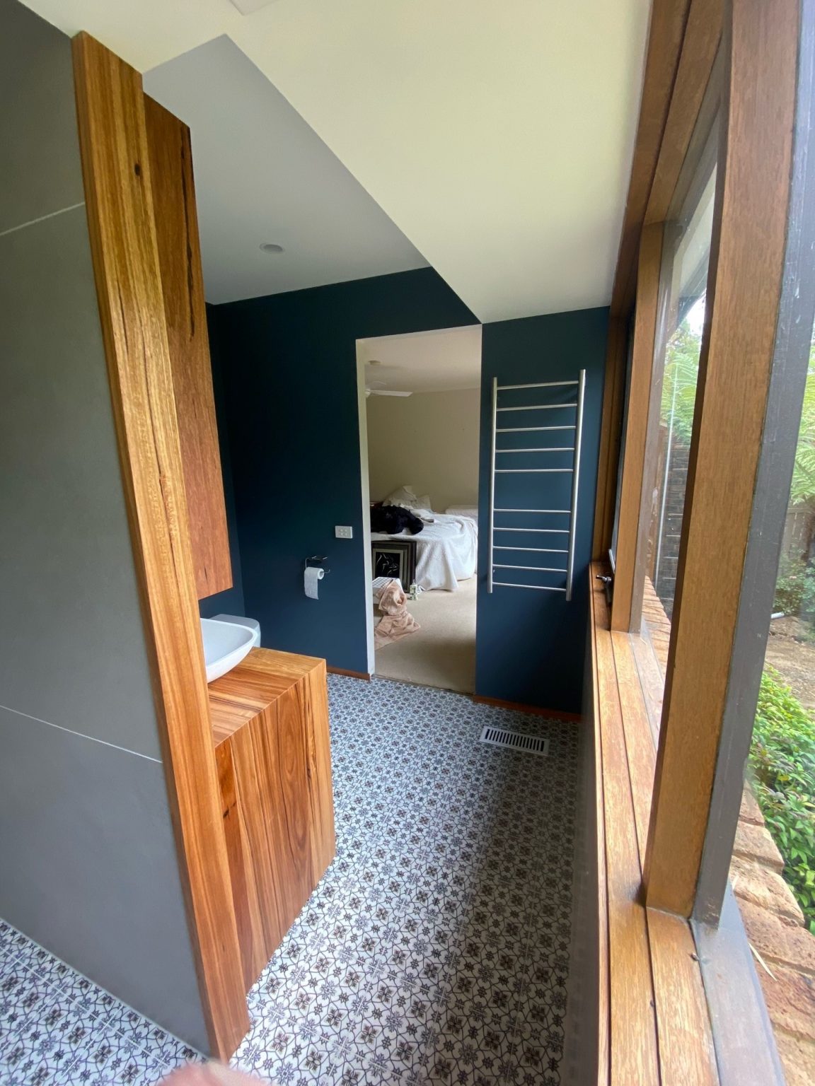 Messmate 1500 Vanity - Custom Made Solid Timber Furniture – Lifestyle